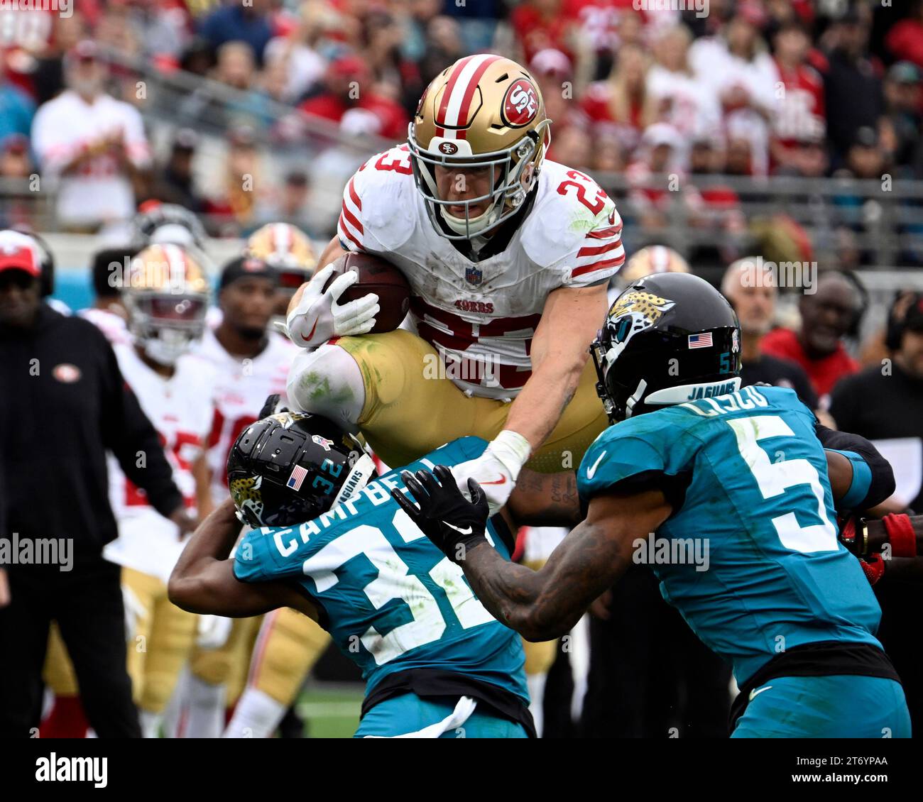 Christian mccaffrey 49ers hi-res stock photography and images - Alamy