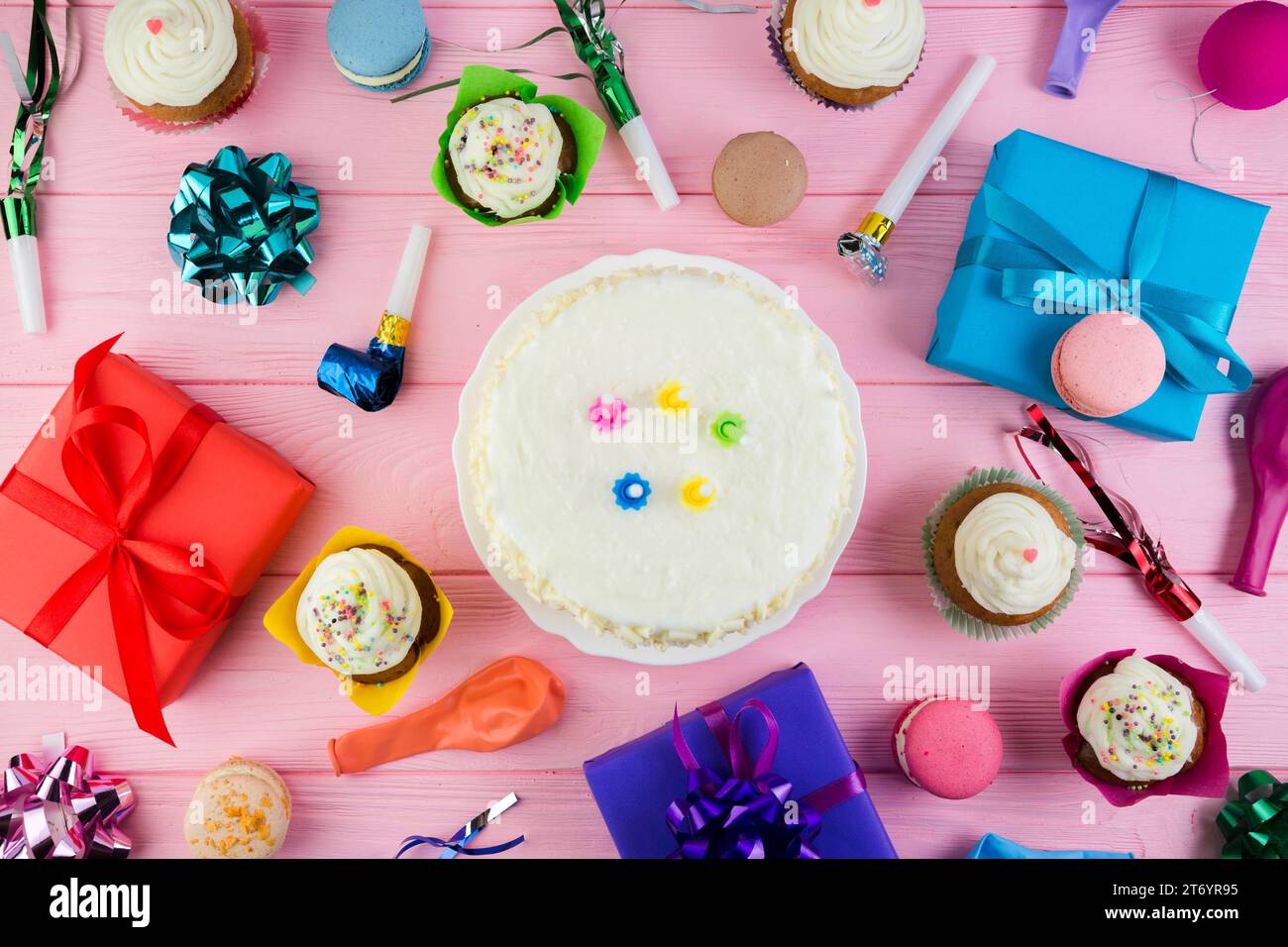 Birthday peak hi-res stock photography and images - Alamy