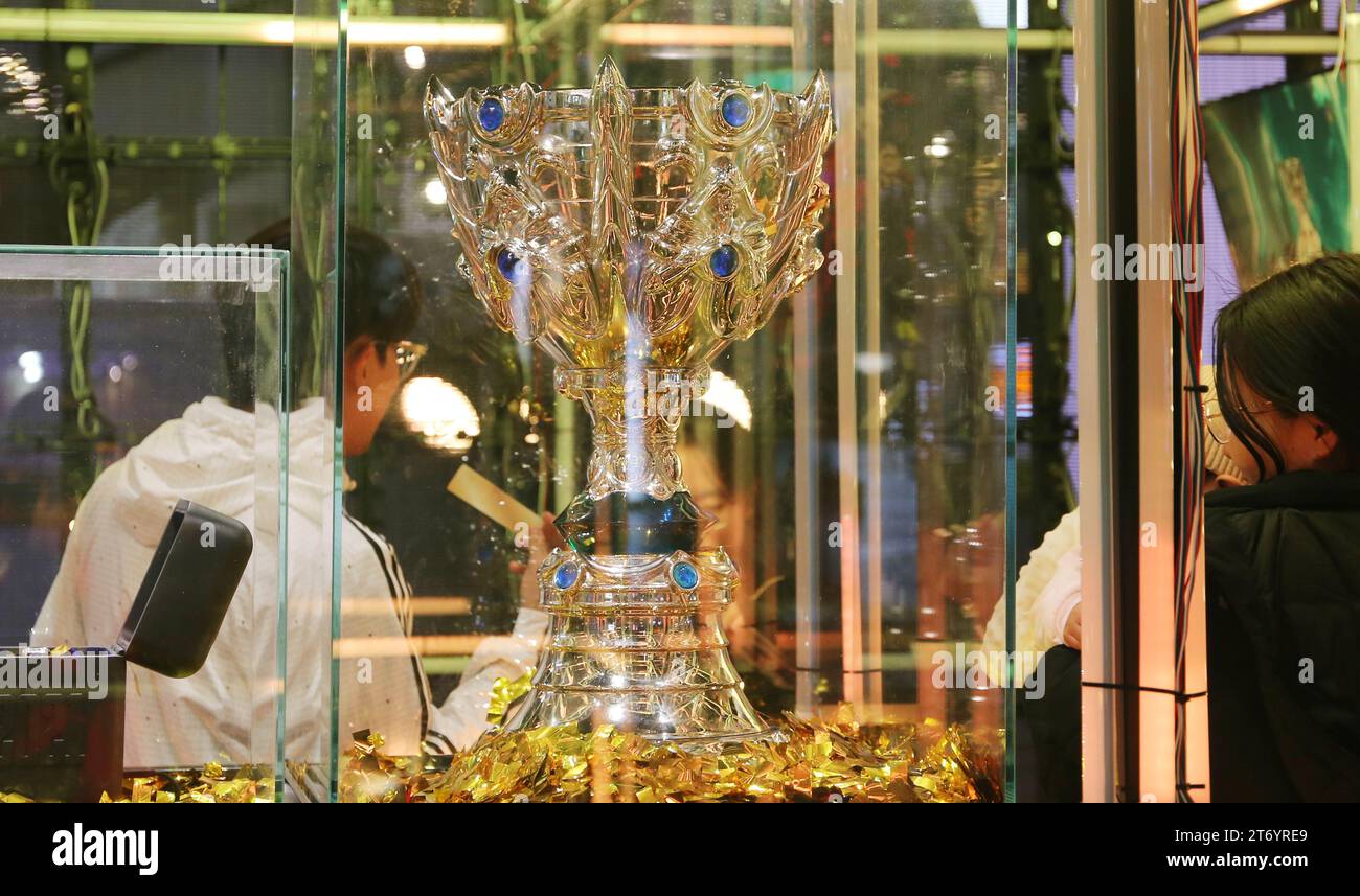 SHANGHAI, CHINA - NOVEMBER 12, 2023 - Visitors visit the "League of ...