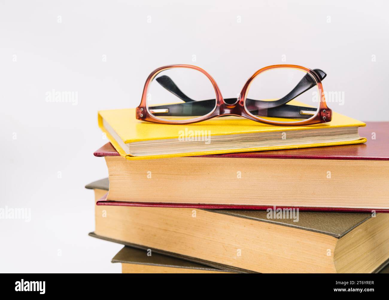 Pile of books cutout hi-res stock photography and images - Alamy