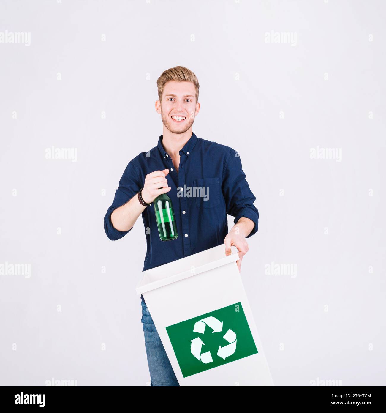 Dustbin man hi-res stock photography and images - Alamy
