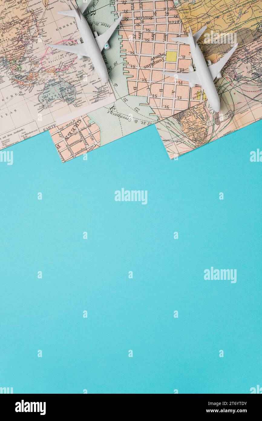 Blue maps hi-res stock photography and images - Alamy