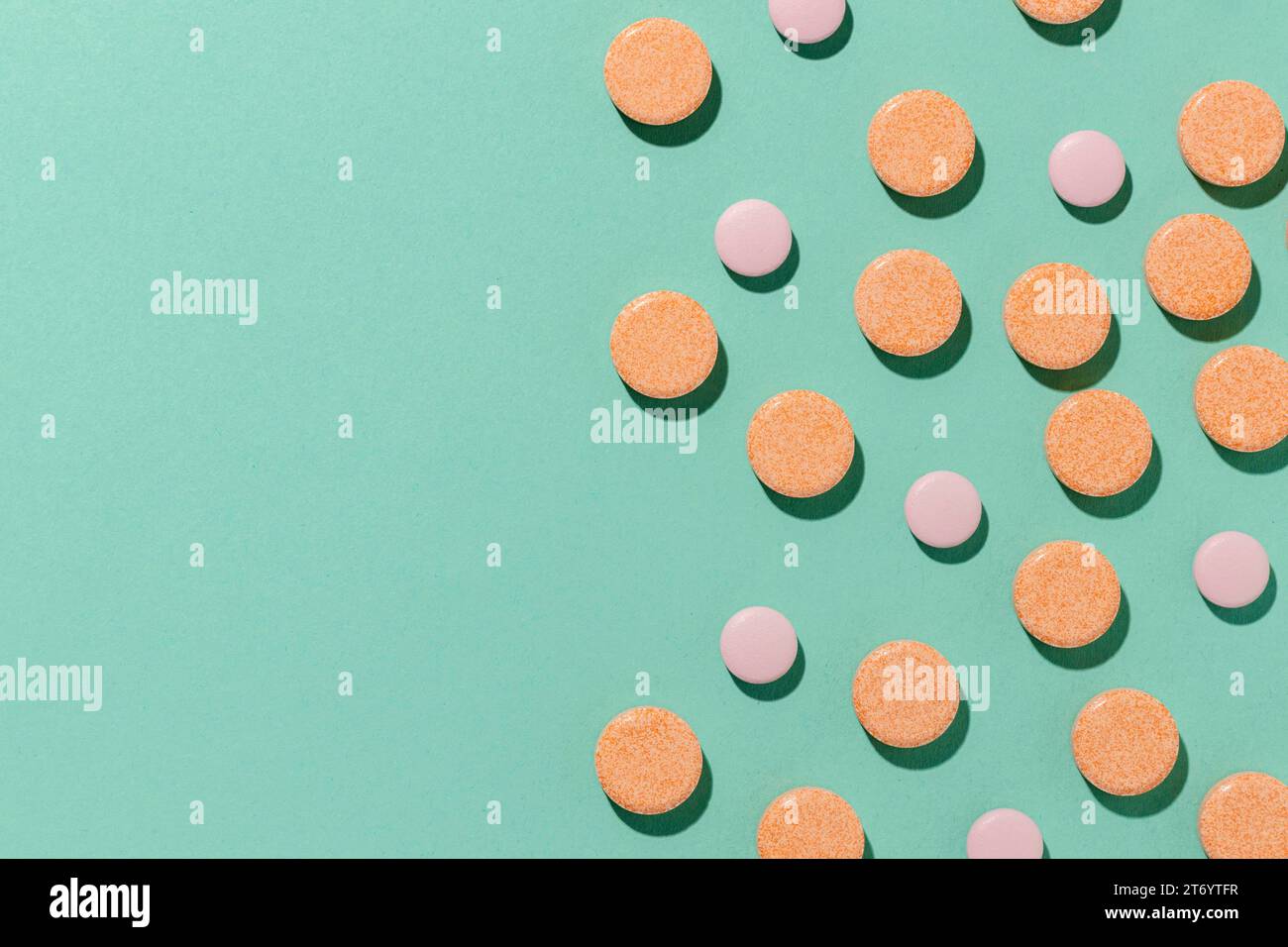 Minimal medicinal pills composition Stock Photo - Alamy