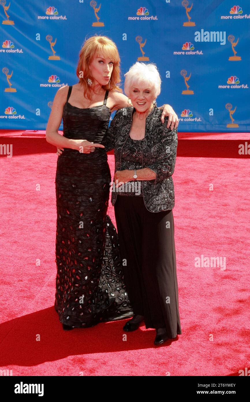 Kathy griffin and maggie griffin hi-res stock photography and images ...