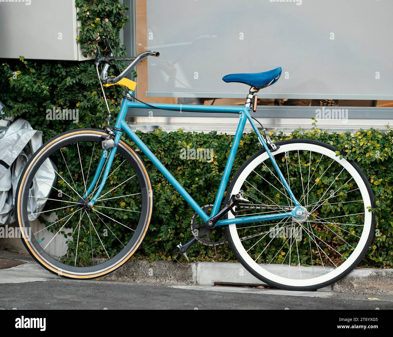 Vintage blue bicycle outdoors Stock Photo - Alamy