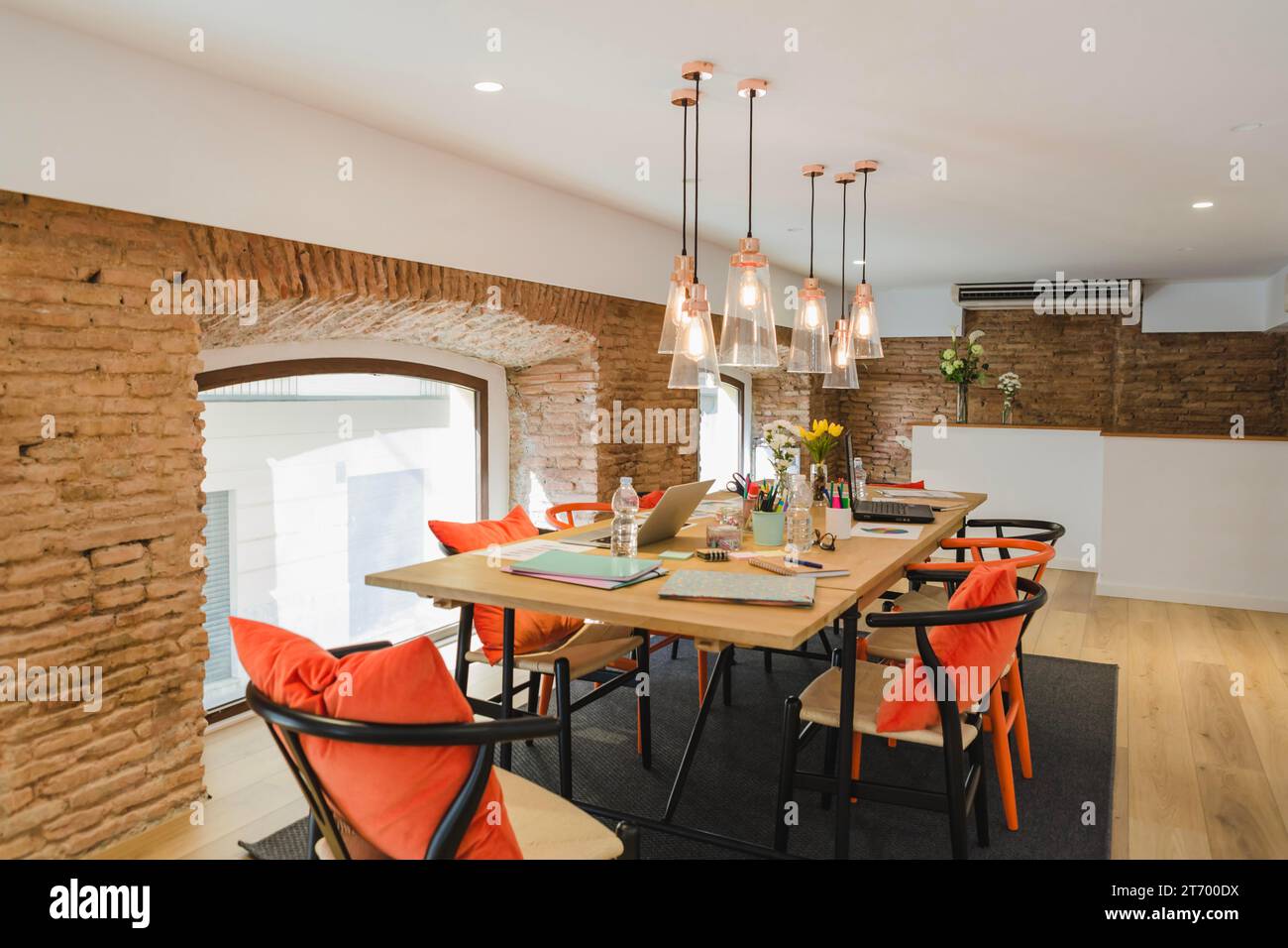 Desk empty office Stock Photo - Alamy