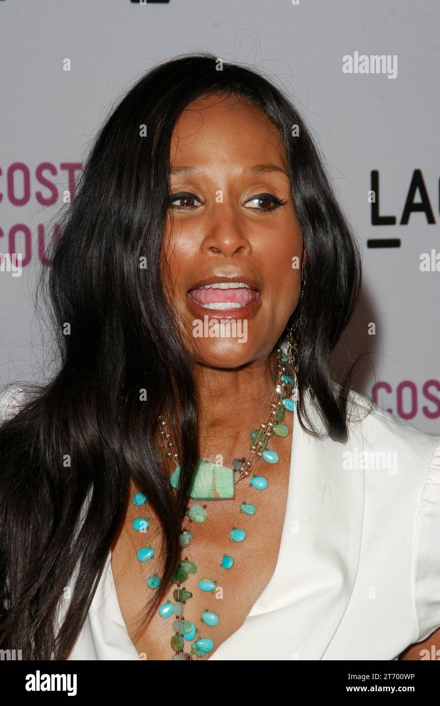 Beverly Johnson at the Premiere of "Ultrasuede: In Search of Halston ...