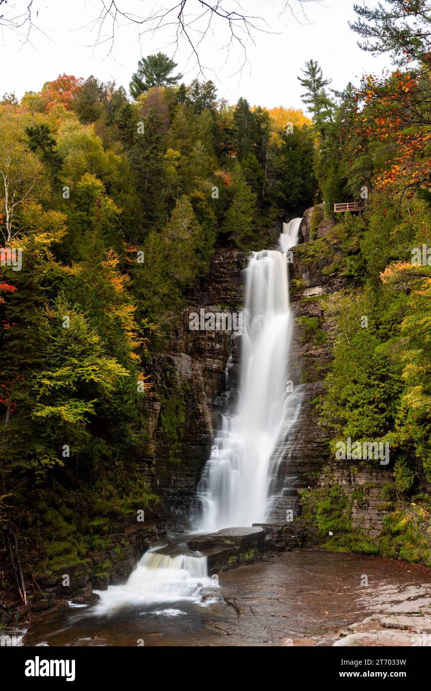 Fall foliage quebec hi-res stock photography and images - Alamy
