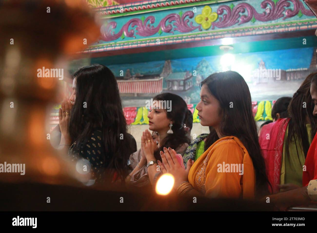 Several Hindu Women Indian Tamil Indians Celebrate The Deepavali
