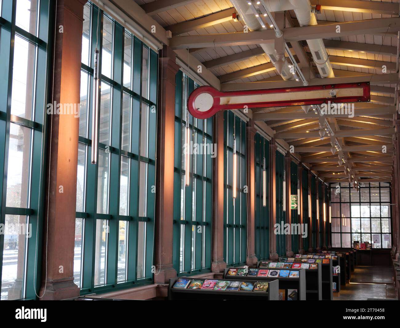 Interior station hi-res stock photography and images - Alamy