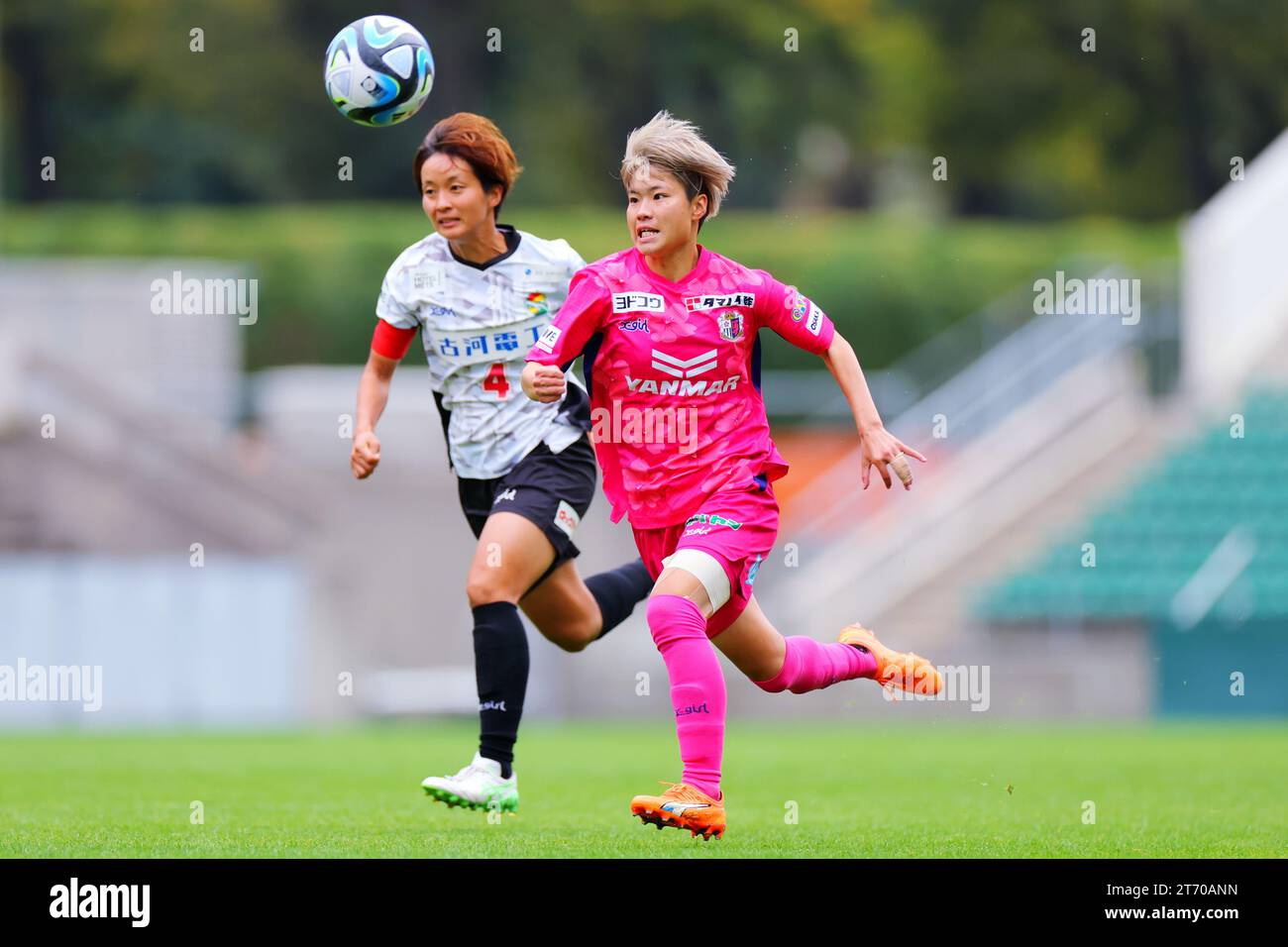 (L-R) Kanae Hayashi (JEF Ladies), Miyu Yakata (Cerezo Ladies), NOVEMBER 12, 2023 - Football ...