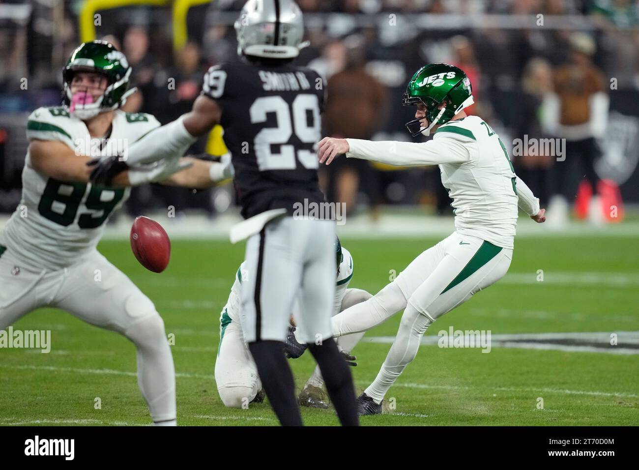 New York Jets place-kicker Greg Zuerlein makes a 47-yard field goal ...