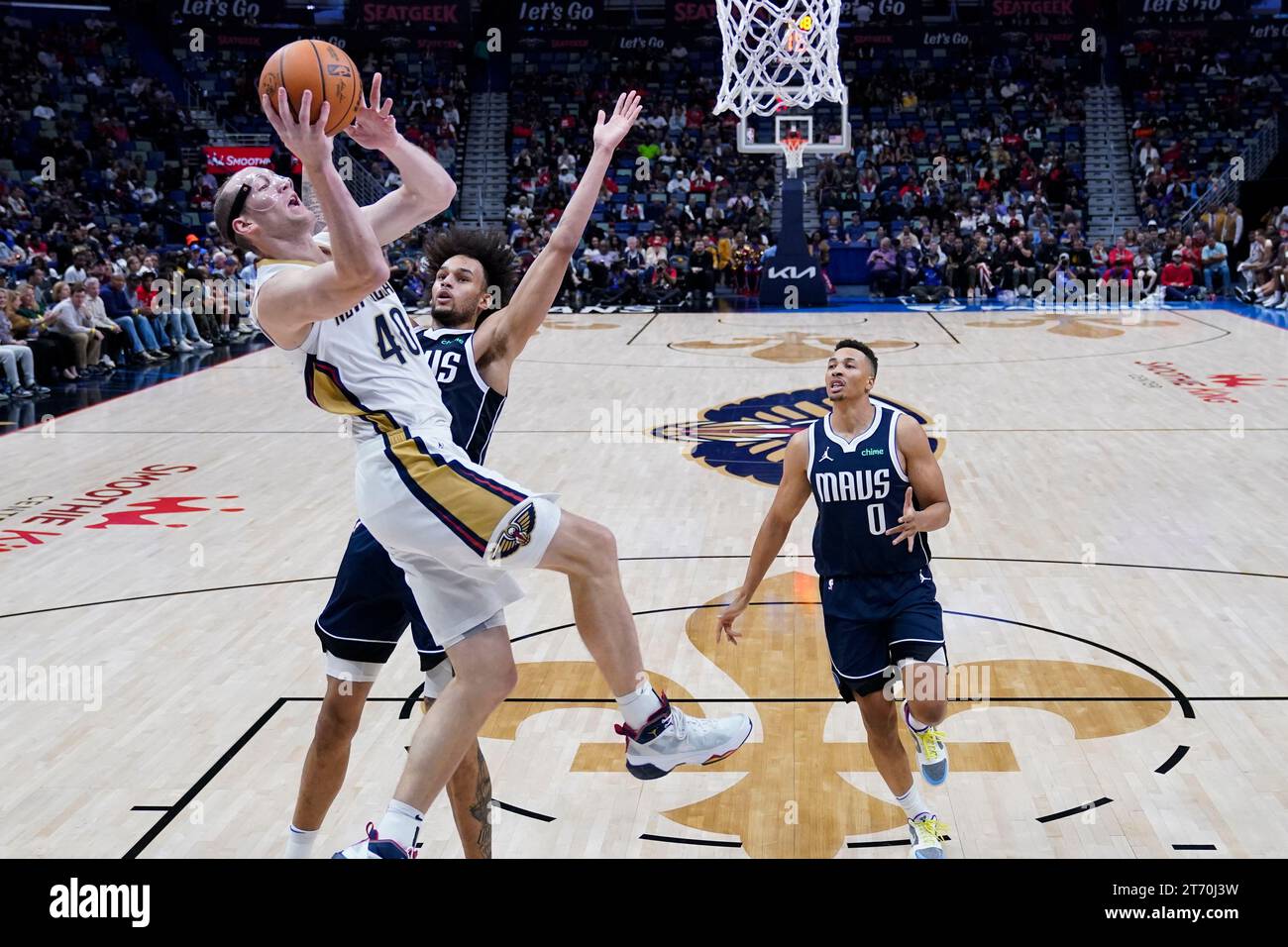 New Orleans Pelicans center Cody Zeller (40) shoots in the second half ...