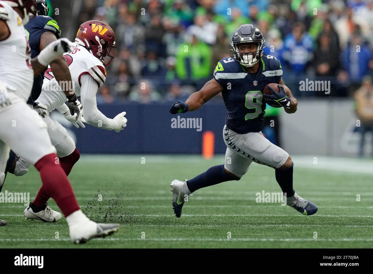 Seattle Seahawks running back Kenneth Walker III (9) runs with the ball ...