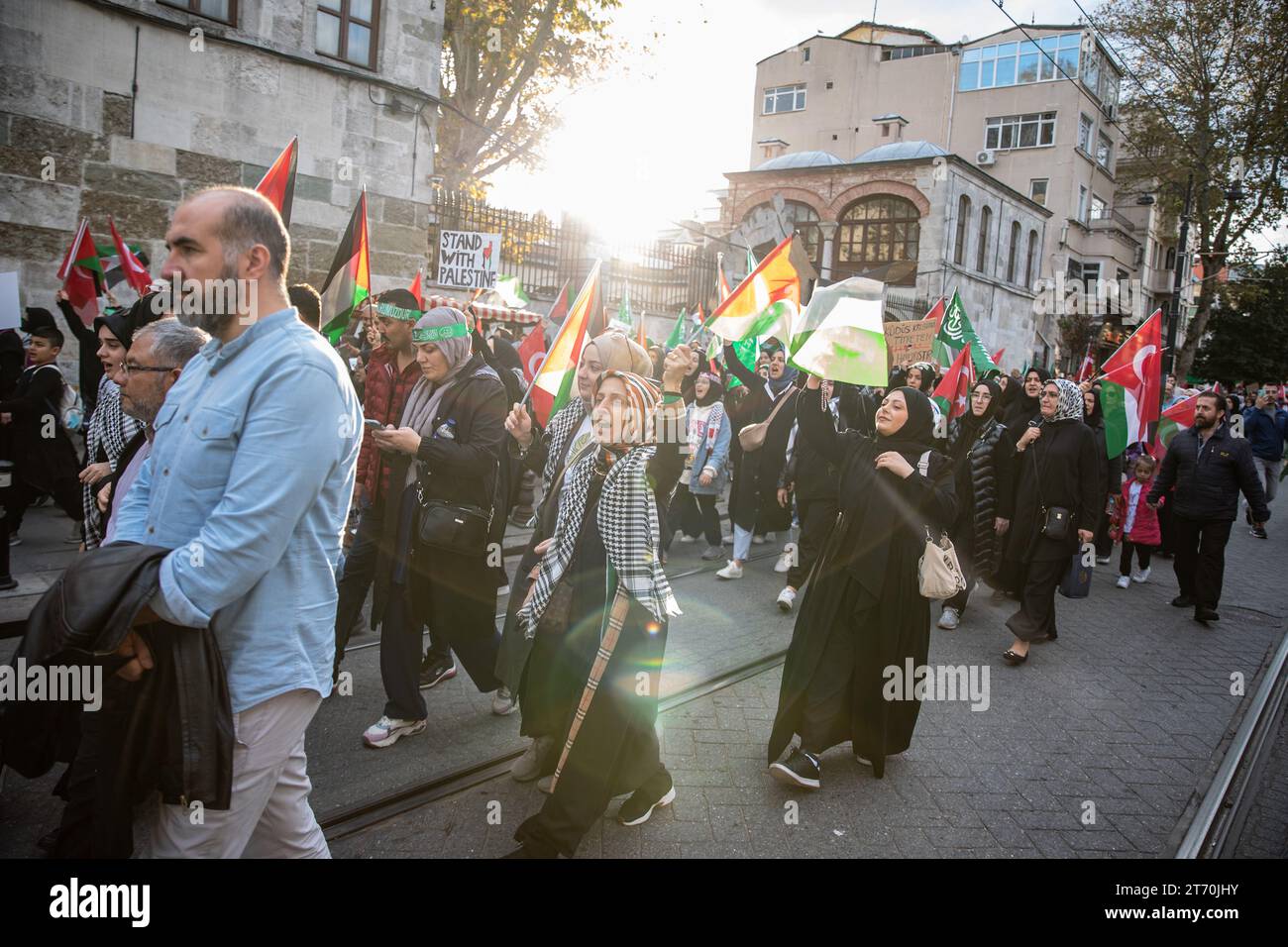 The demonstrators approaching Sultanahmet walked with Palestinian flags ...