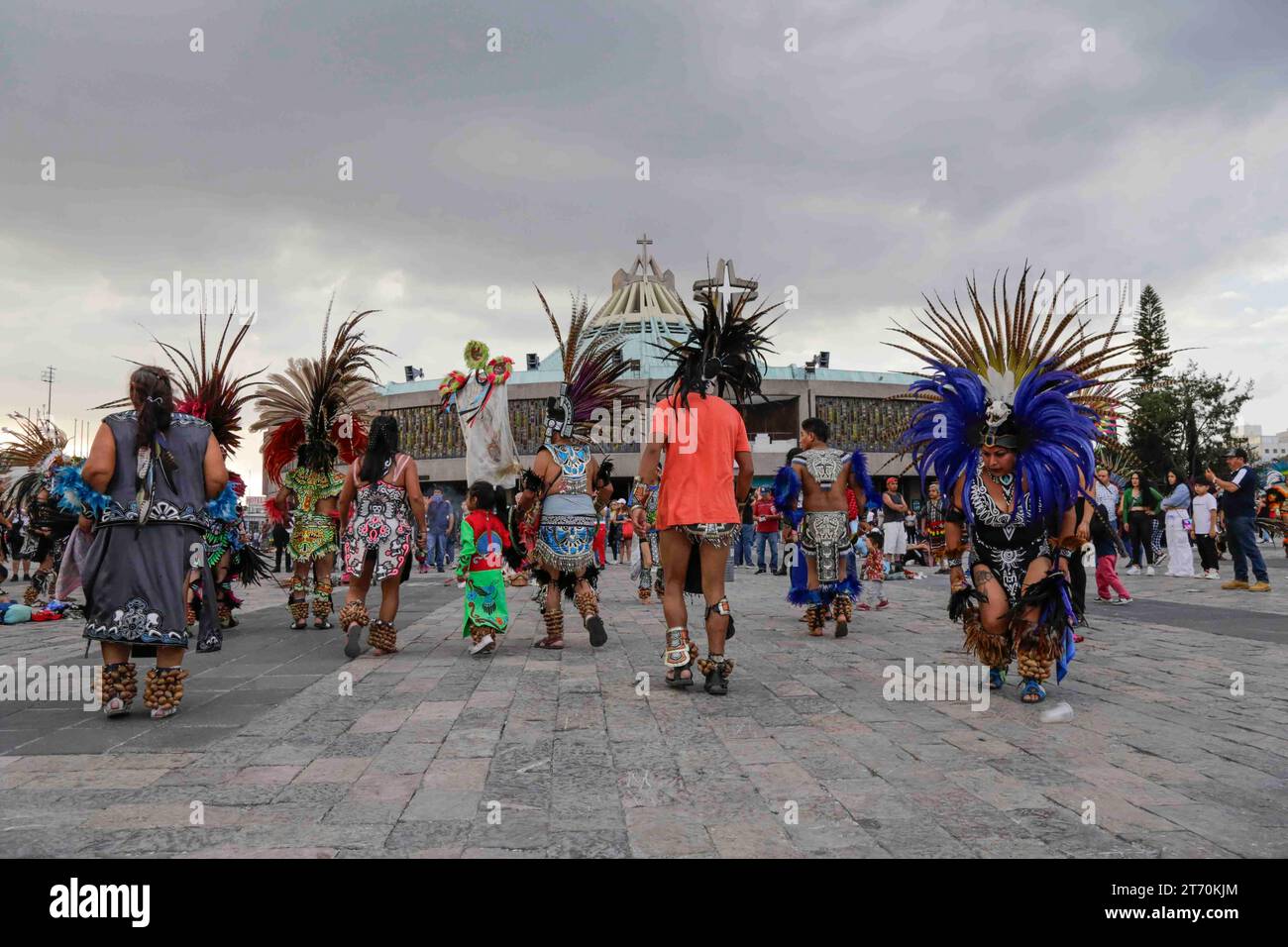Mexico City, Mexico City, Mexico. 13th Nov, 2023. Aztec dancers ...