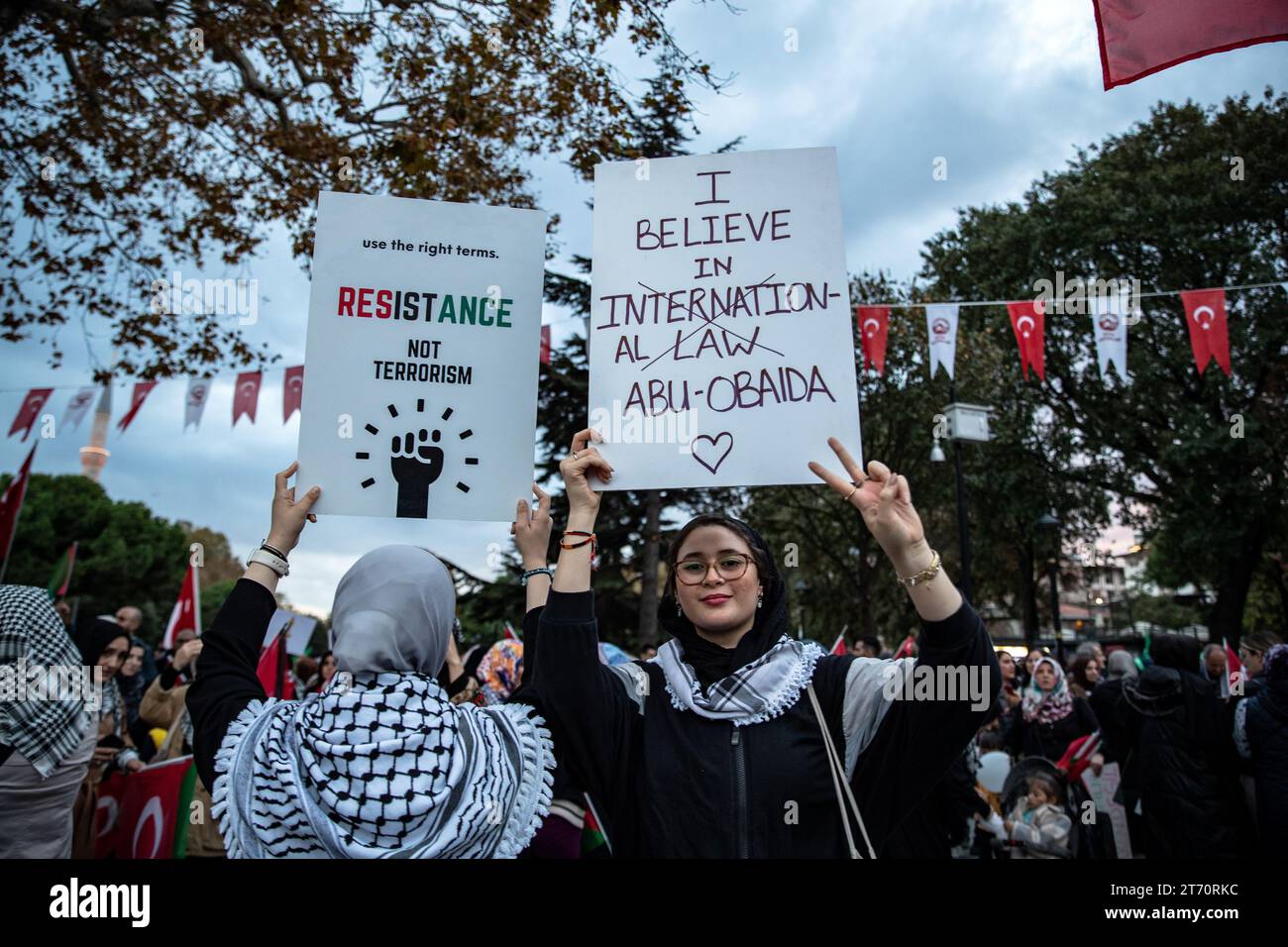 Palestine Initiative Platform formed a human chain from Edirnekapi to ...