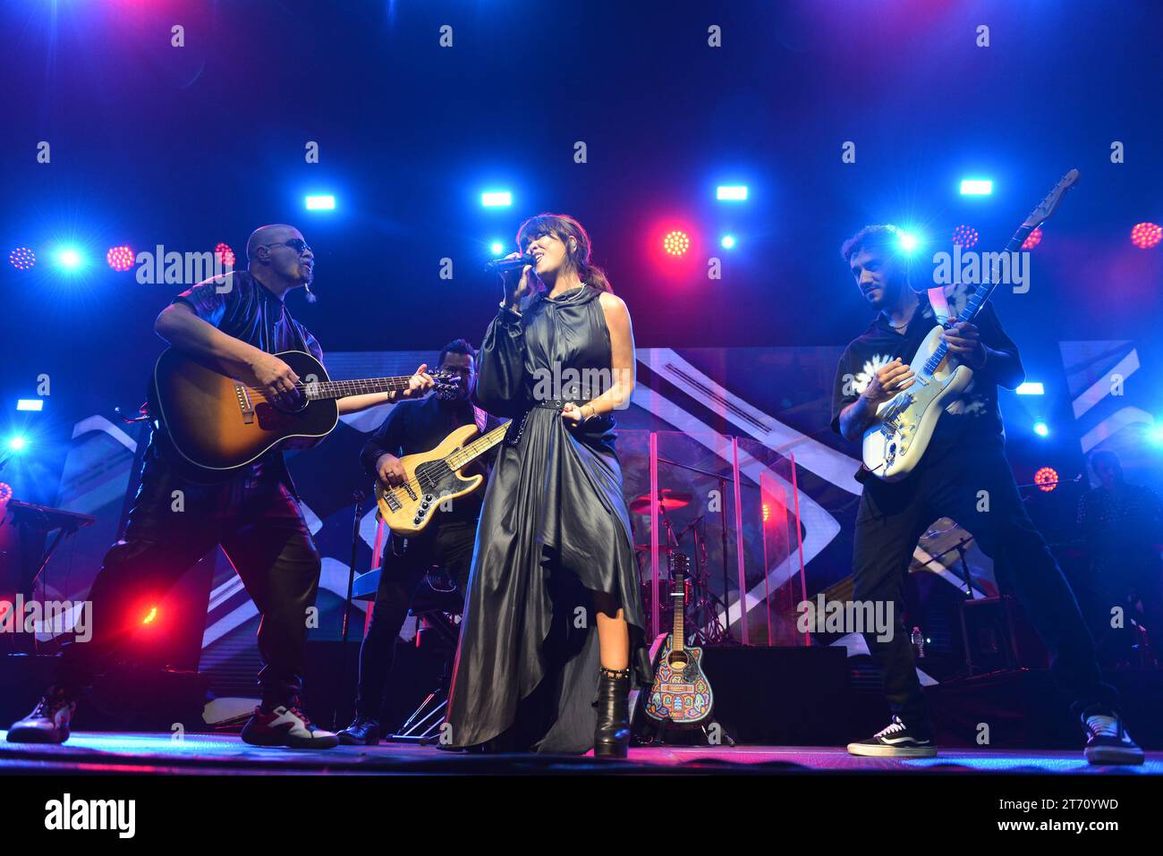 MIAMI , FLORIDA - NOVEMBER 9: Joaquin Calderón, Vanesa Martín and ...