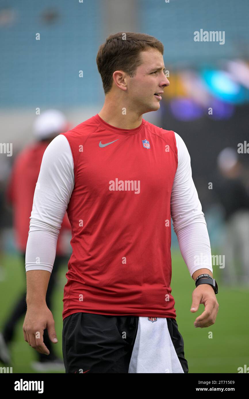 San Francisco 49ers quarterback Brock Purdy warms up before an NFL ...