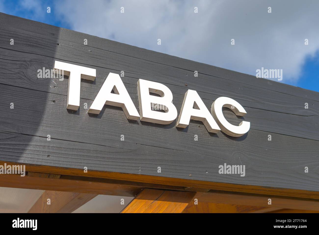 French tobacconist hi-res stock photography and images - Alamy