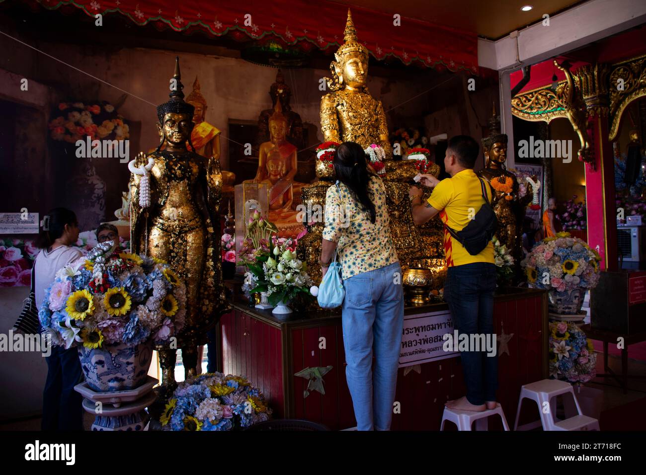 Ancient Phra Maha Chakkraphat buddha statue for thai people travelers ...