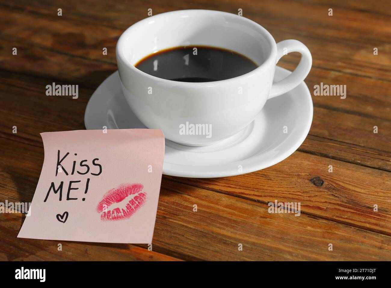 Celebration kiss kissing cup hi-res stock photography and images - Alamy