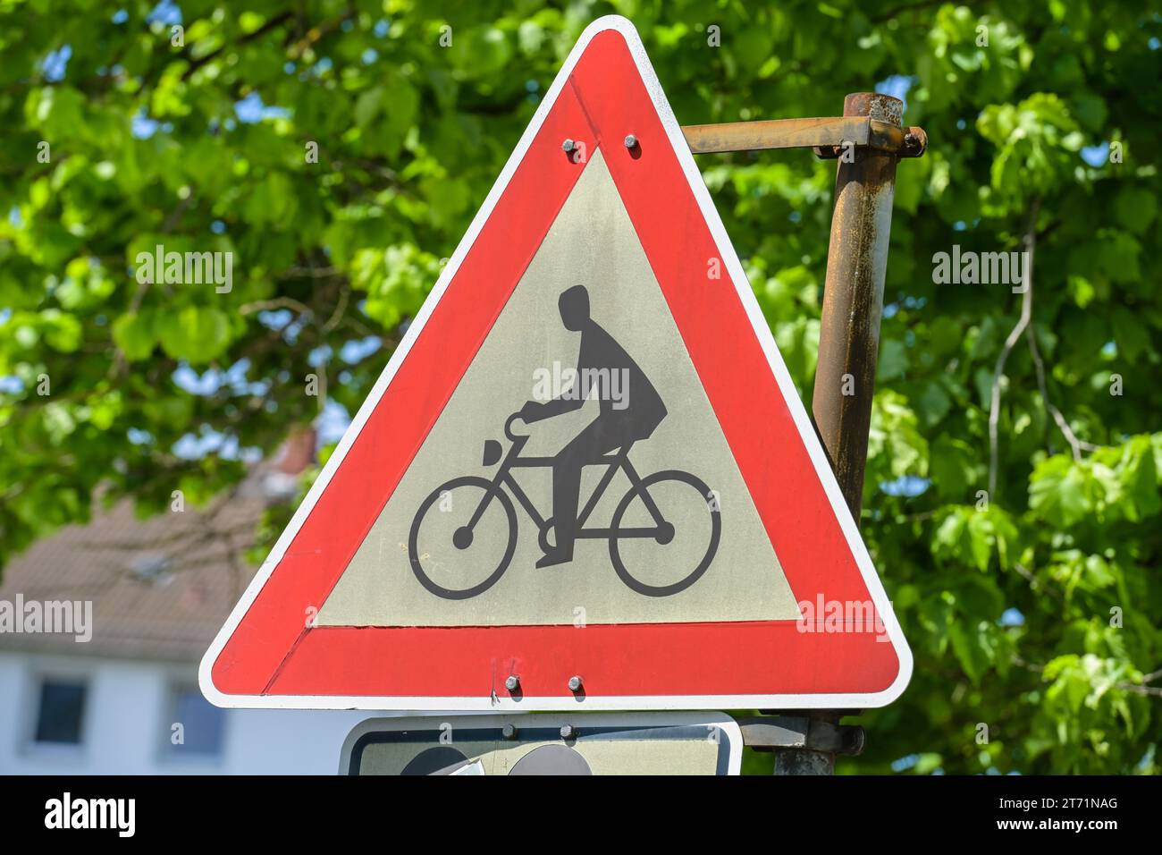 Achtung Radfahrer Verkehrsschild, Deutschland Stock Photo - Alamy