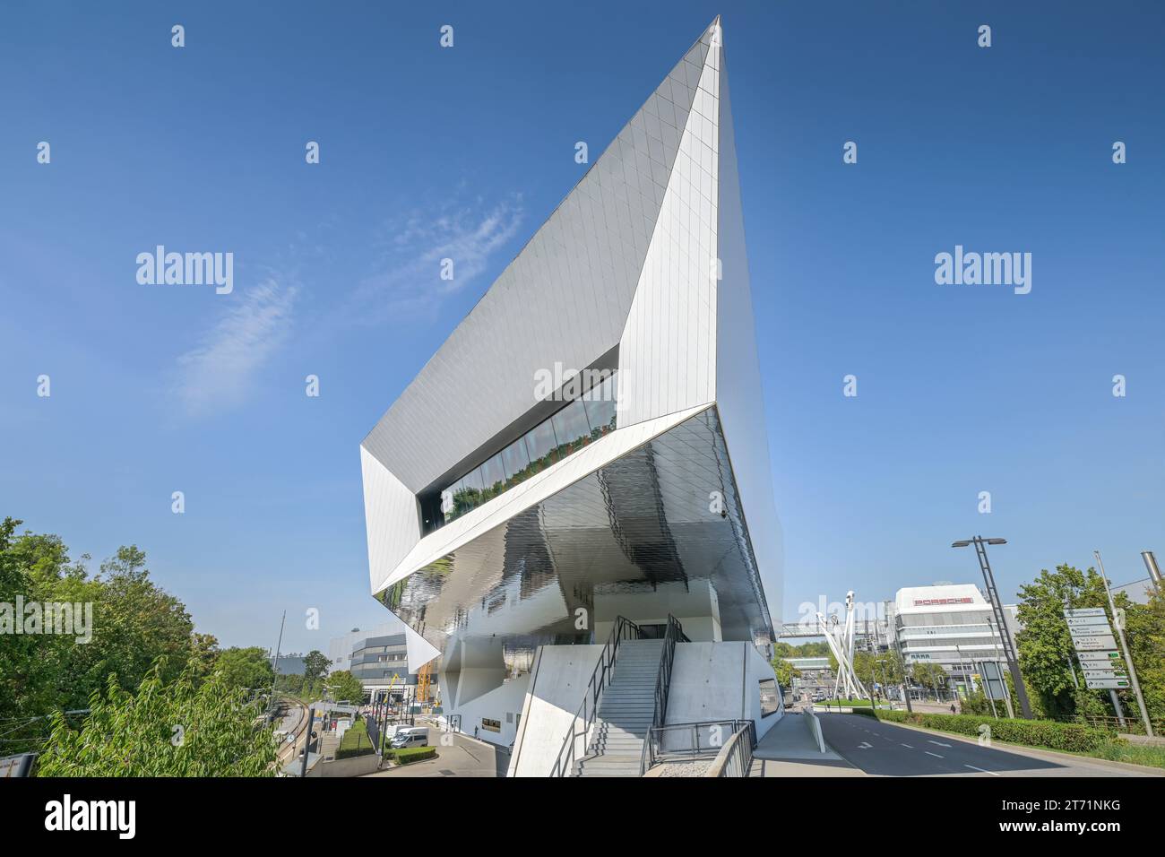 Porschemuseum, Porscheplatz, Zuffenhausen, Stuttgart, Baden-Württemberg ...