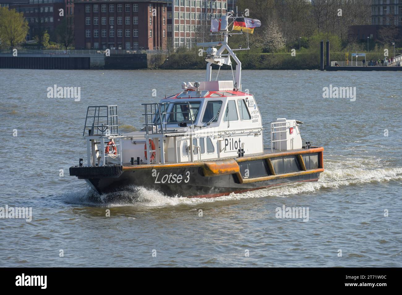 Pilotenschiff, Lotse auf der Elbe bei Seemannshöft, Hamburg ...