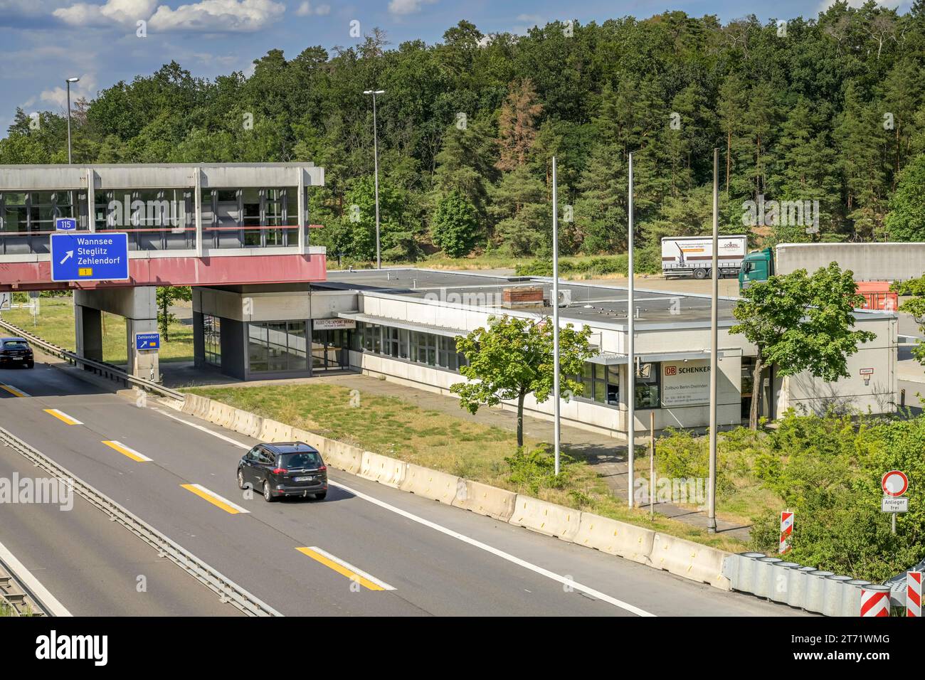 Autobahn A 115, ehemalige Raststätte, Checkpoint Bravo, Zoll ...