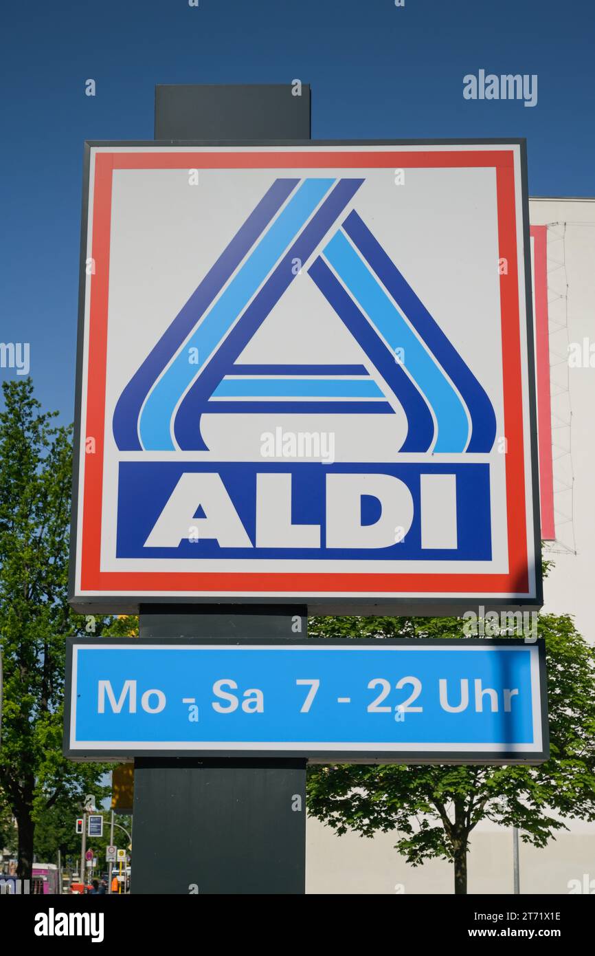 Aldi local hi-res stock photography and images - Alamy