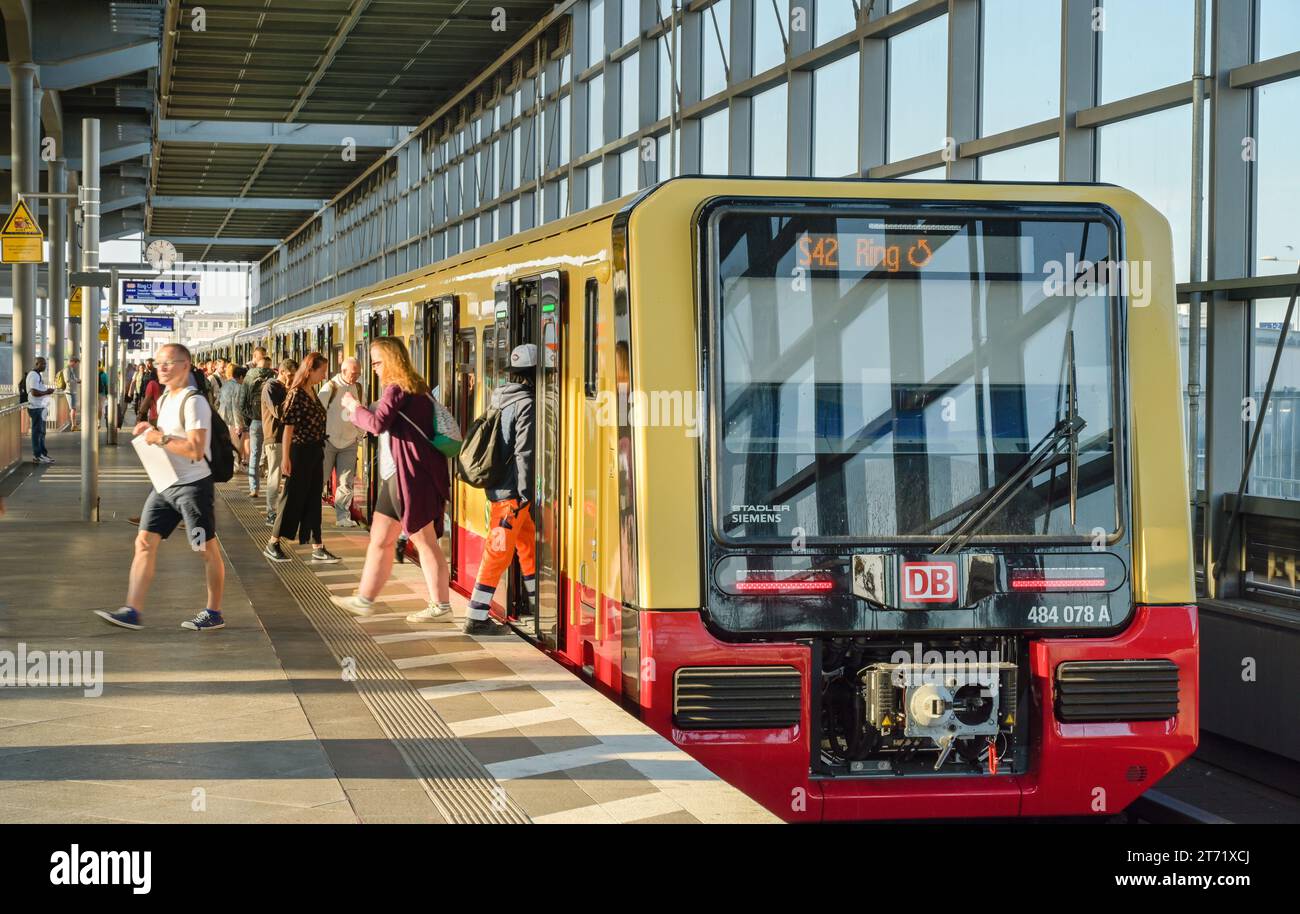Ringbahn, S-Bahn, Bahnhof Südkreuz, Schöneberg, Tempelhof-Schöneberg ...