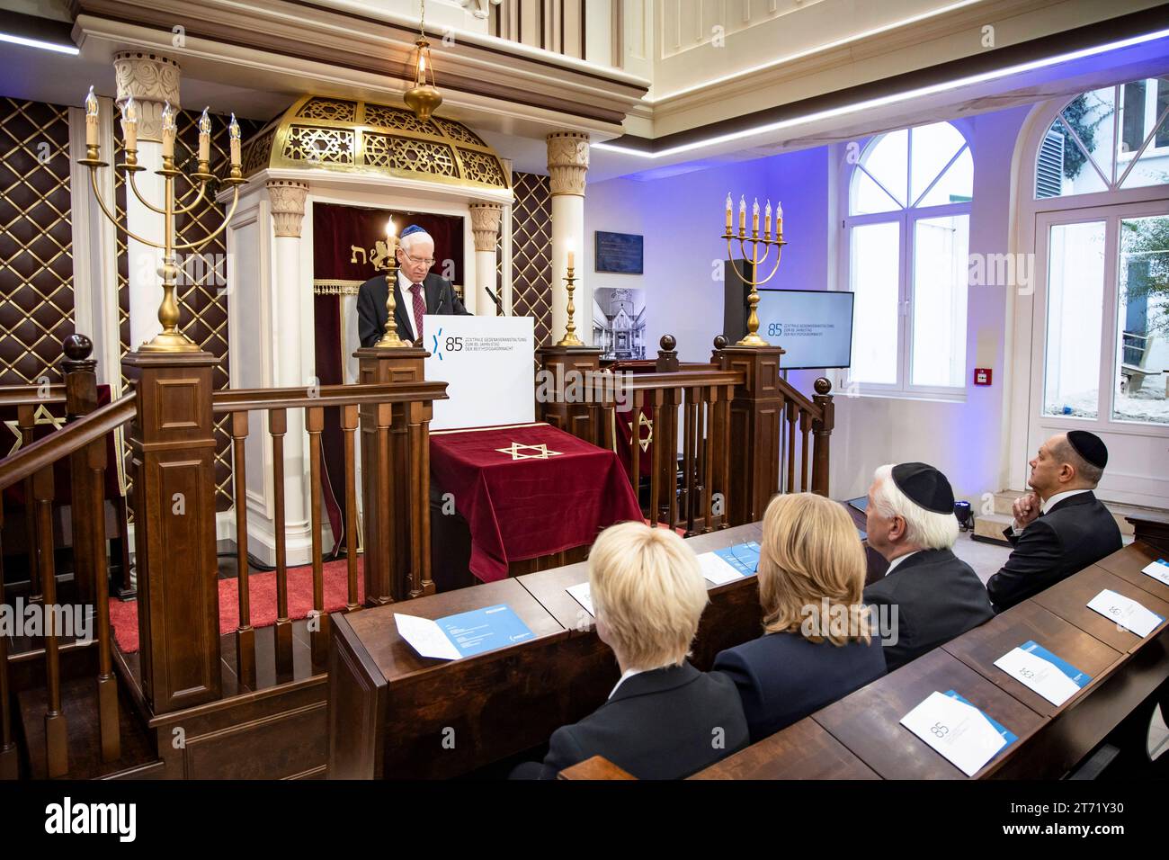 Der Präsident des Zentralrats der Juden in Deutschland Joseph Schuster ...