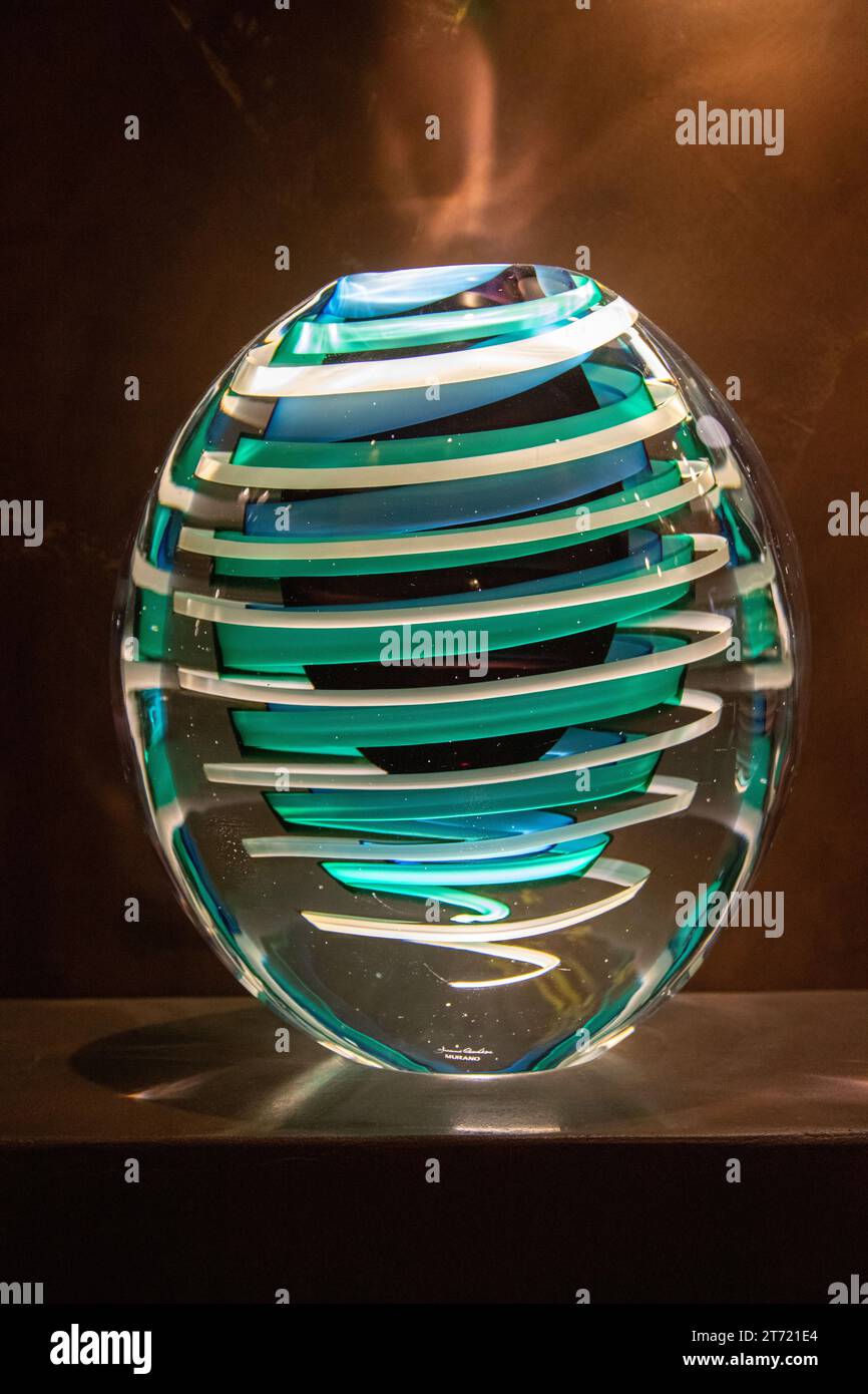 Murano glass vase hi-res stock photography and images - Alamy