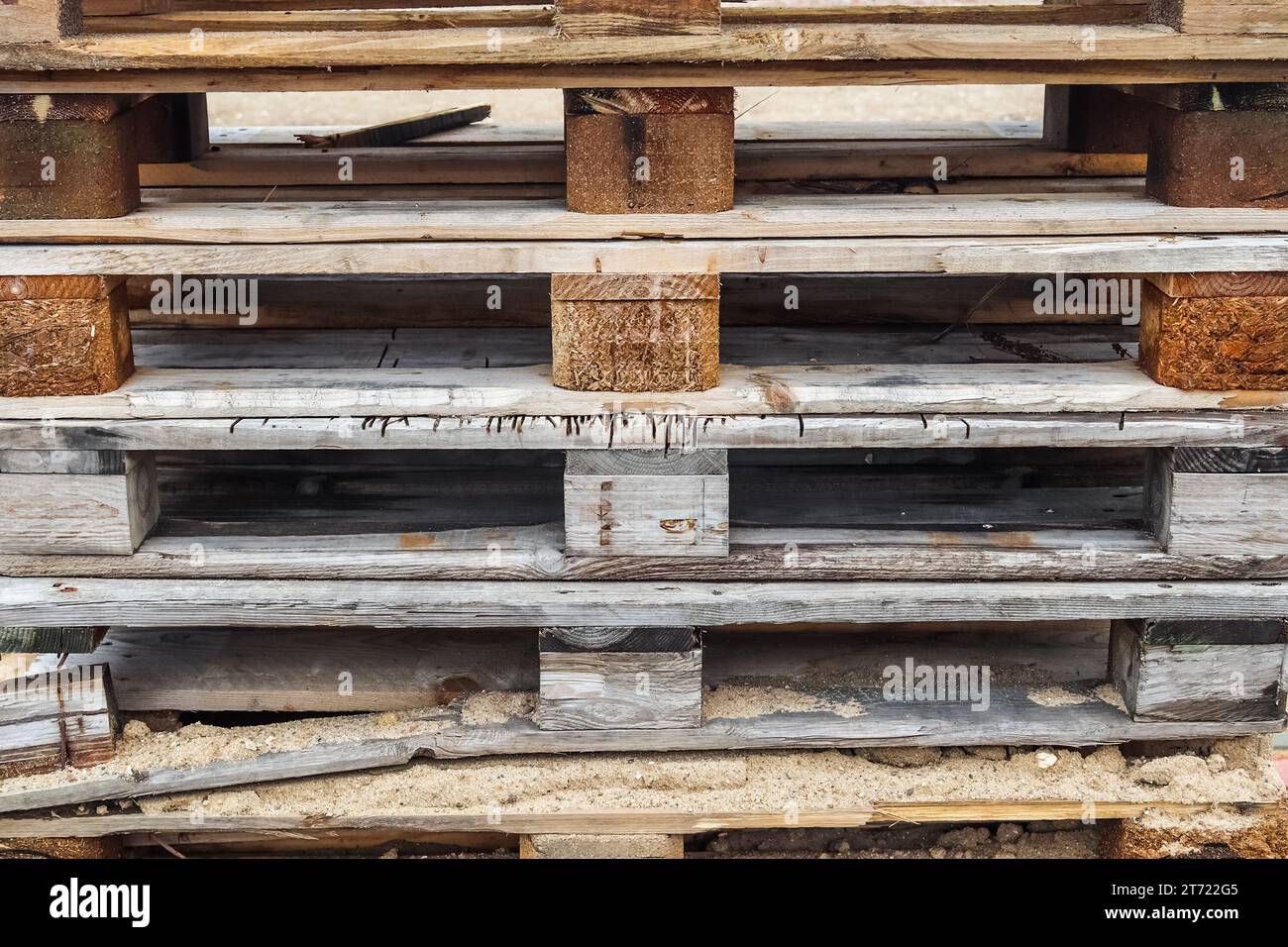 Close up view of a stack of wooden pallets Stock Photo - Alamy