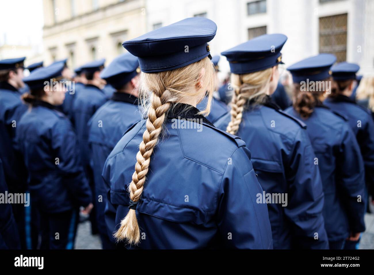 Munich, Germany. 09th Nov, 2023. Policewomen of the Bavarian police ...