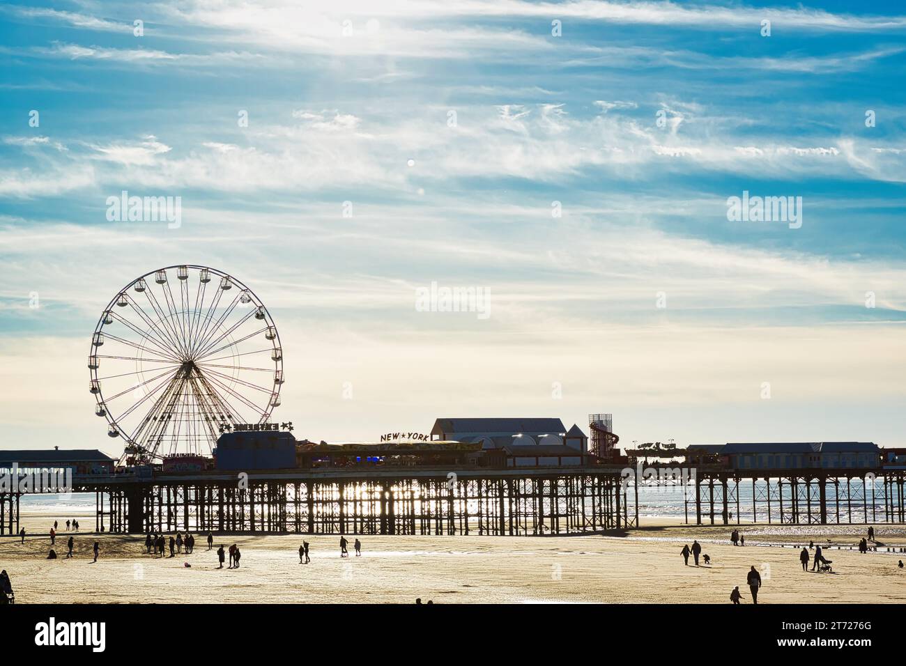 Cityscape photo of the ferry's wheel in Blackpool Stock Photo - Alamy