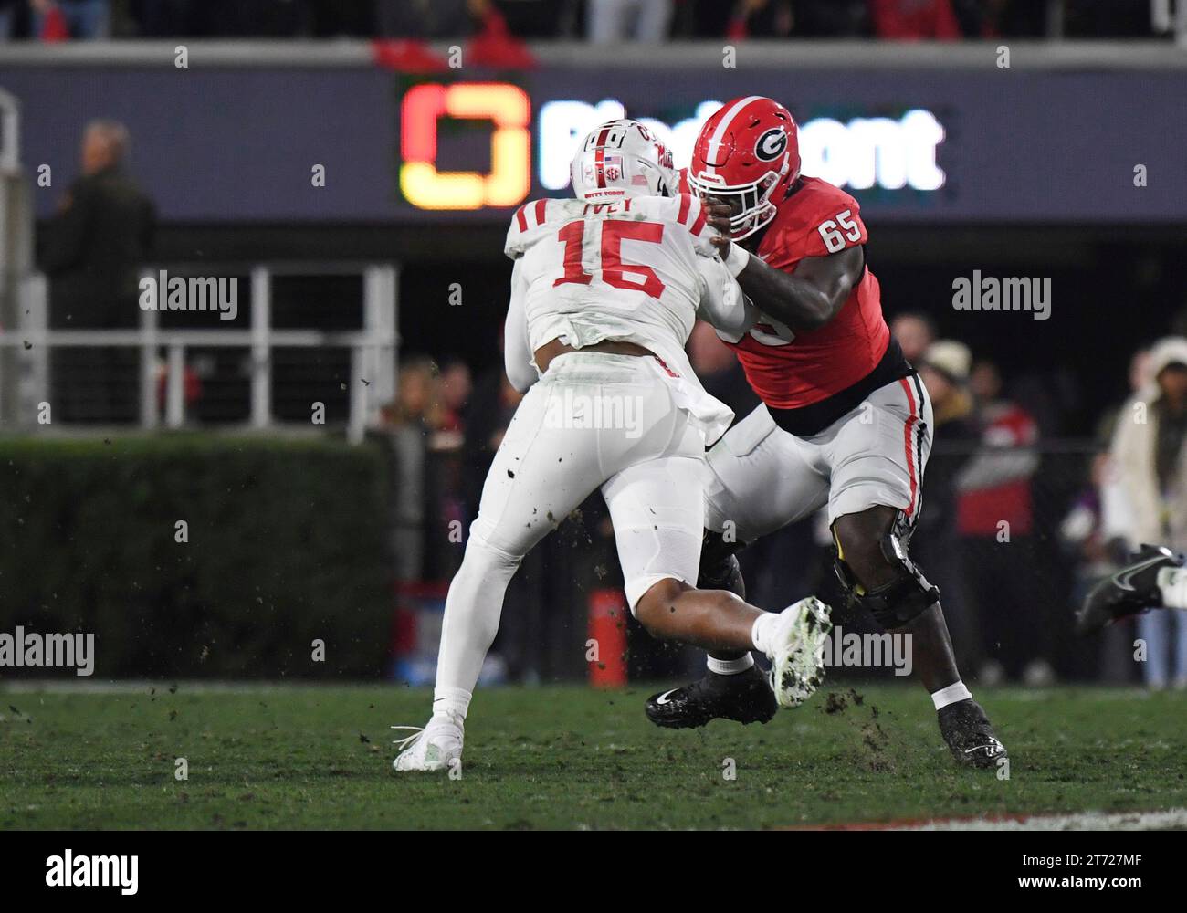 ATHENS, GA - NOVEMBER 11: Georgia Bulldogs Offensive Linemen Amarius ...