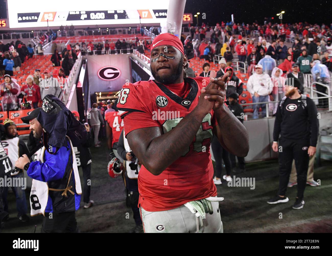 ATHENS, GA - NOVEMBER 11: Georgia Bulldogs Defensive Linemen Zion Logue ...