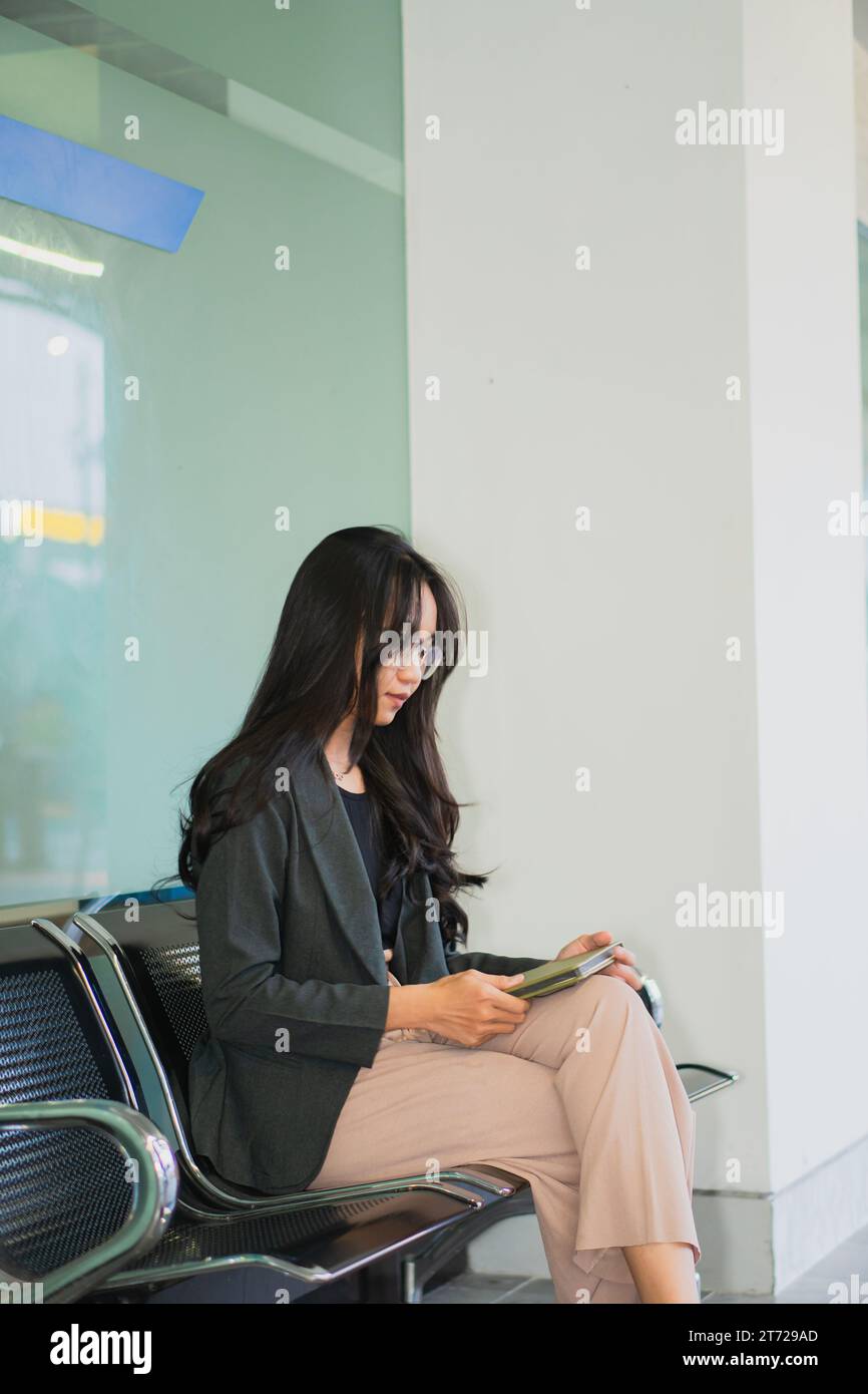 Interview wait hi-res stock photography and images - Alamy