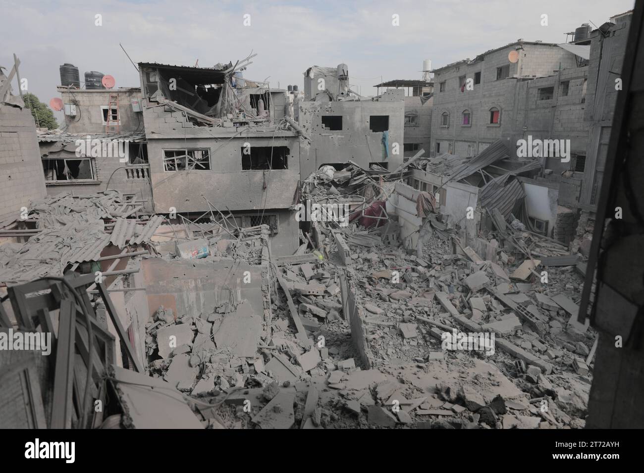 Bureij refugee camp, Palestine. 13 November, 2023. Palestinians inspect ...