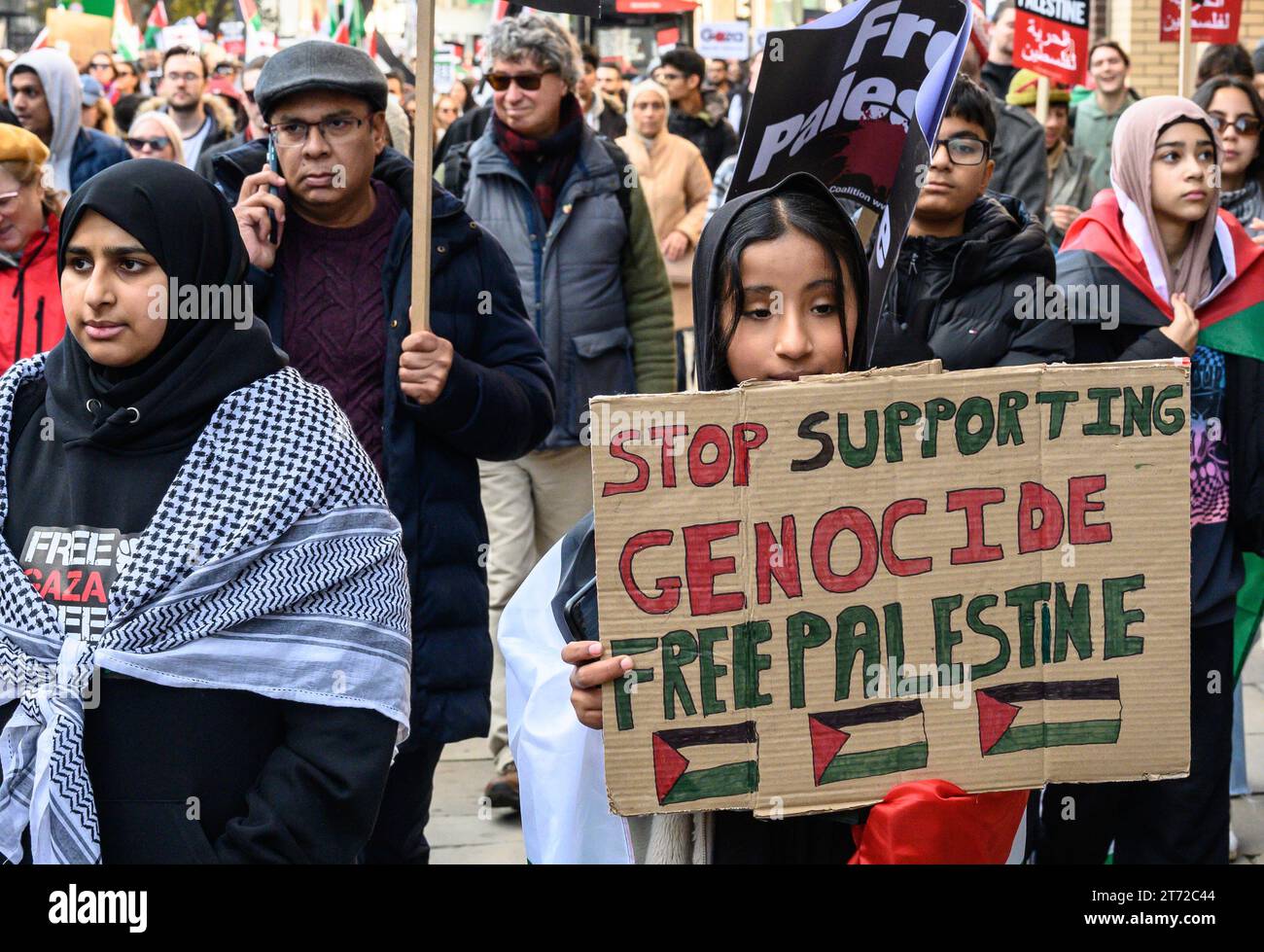 Pro-Palestinian march calling for a ceasefire in Gaza through London on ...