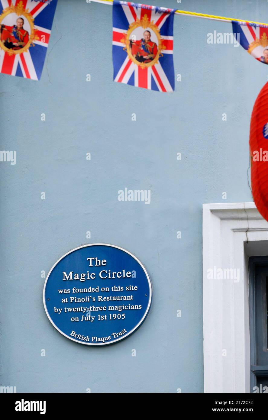 London, UK. Commemorative blue plaque at 17 Wardour Street, Chinatown ...