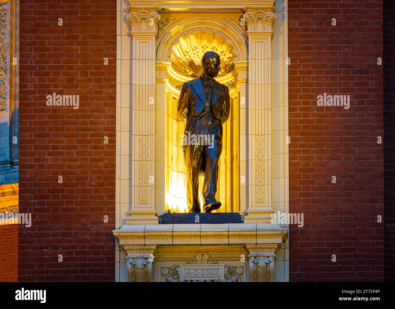Twilight view of new bronze statues of Elizabeth II and Prince Philip ...