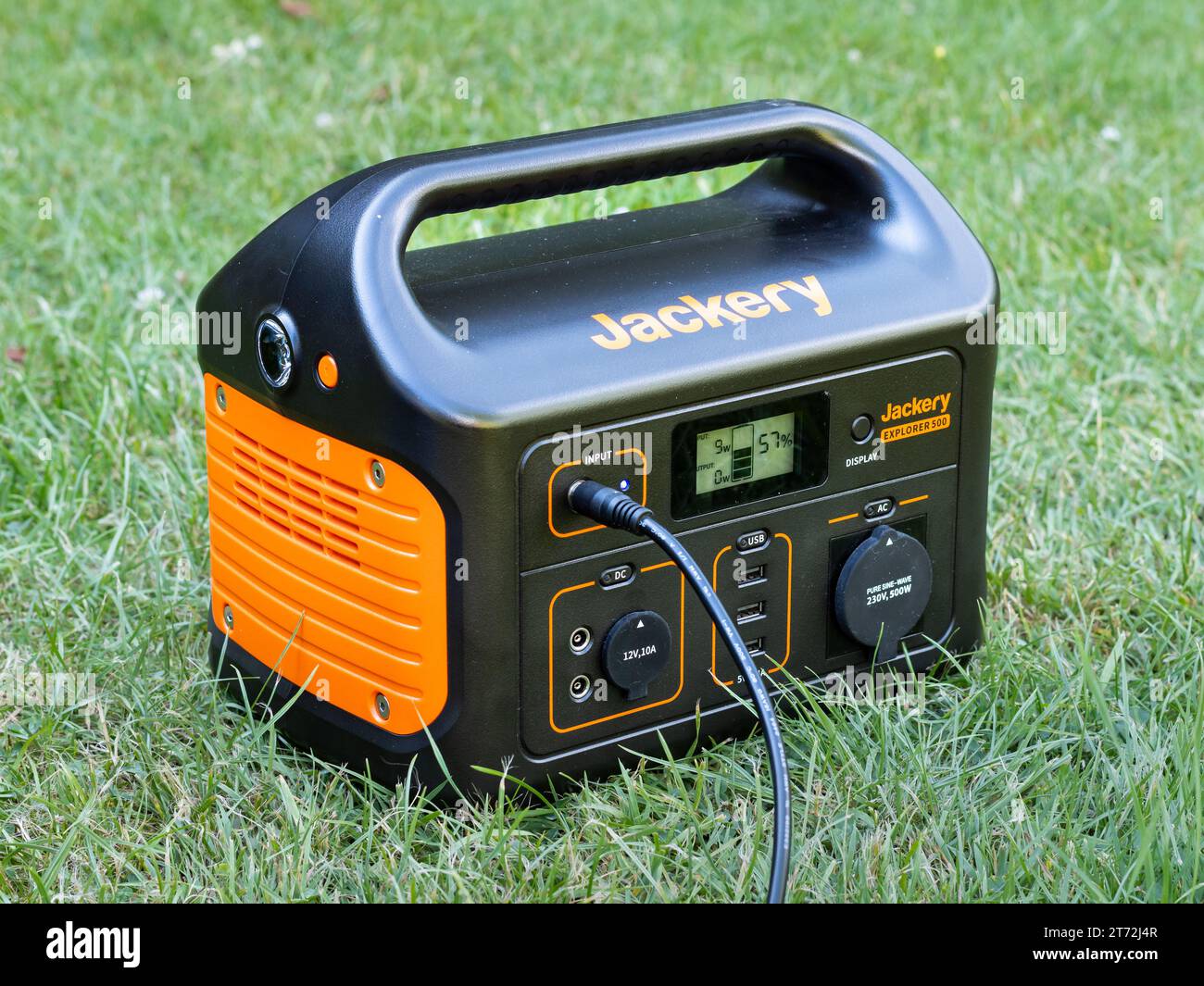 Jackery explorer hi-res stock photography and images - Alamy