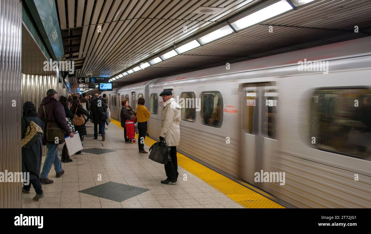 Toronto, Canada, people in the platform of Bloor Yonge subway station ...