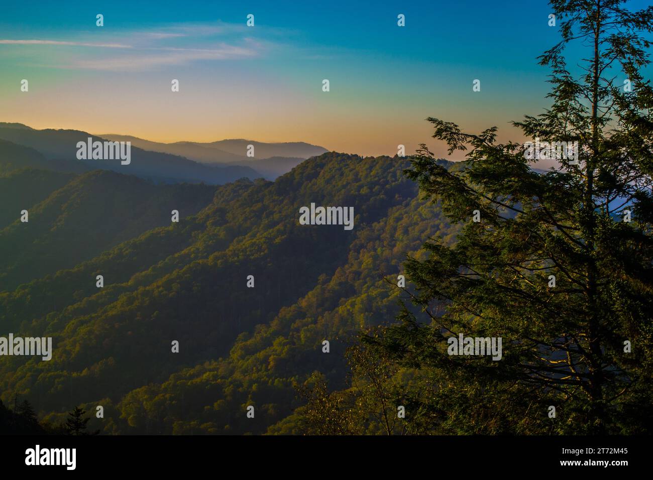 Blue ridge sunrise hi-res stock photography and images - Alamy