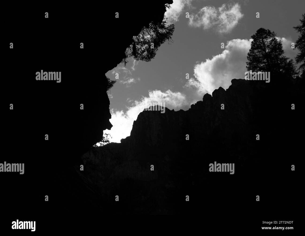 Sunset mountain landscape silhouette Black and White Stock Photos ...