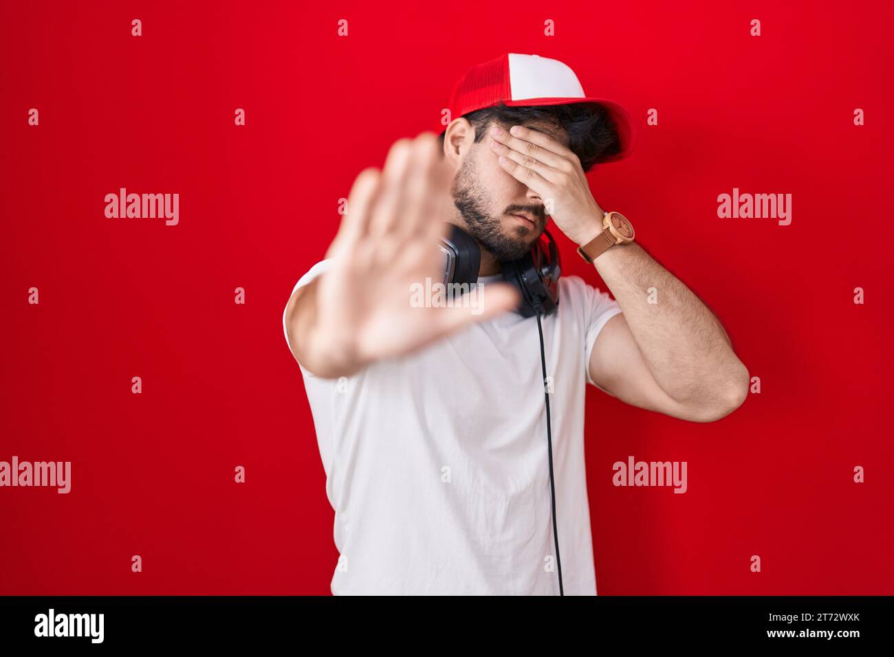 Gamer wearing headphones sad hi-res stock photography and images - Alamy