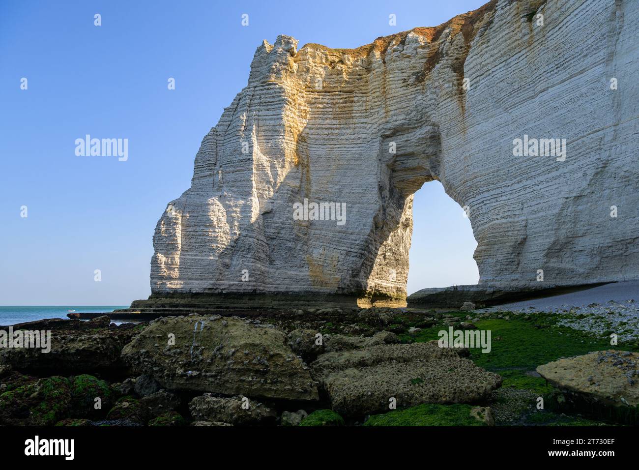 Chalk cliffs of Etretat (Normandy France) on a sunny day in summer ...